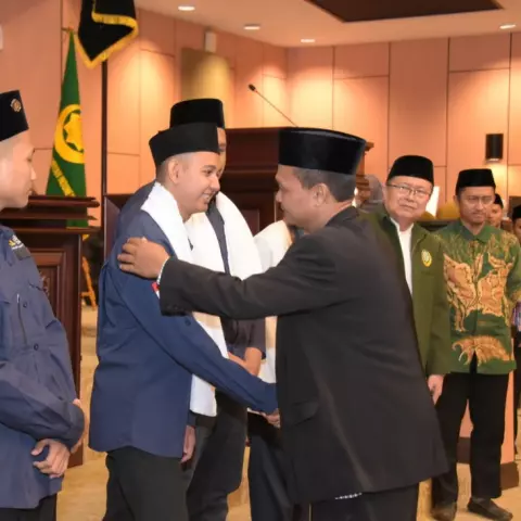 Di Gedung DPR/MPR RI, Dewan Da’wah Resmi Melepas 137 Guru Ngaji ke ...